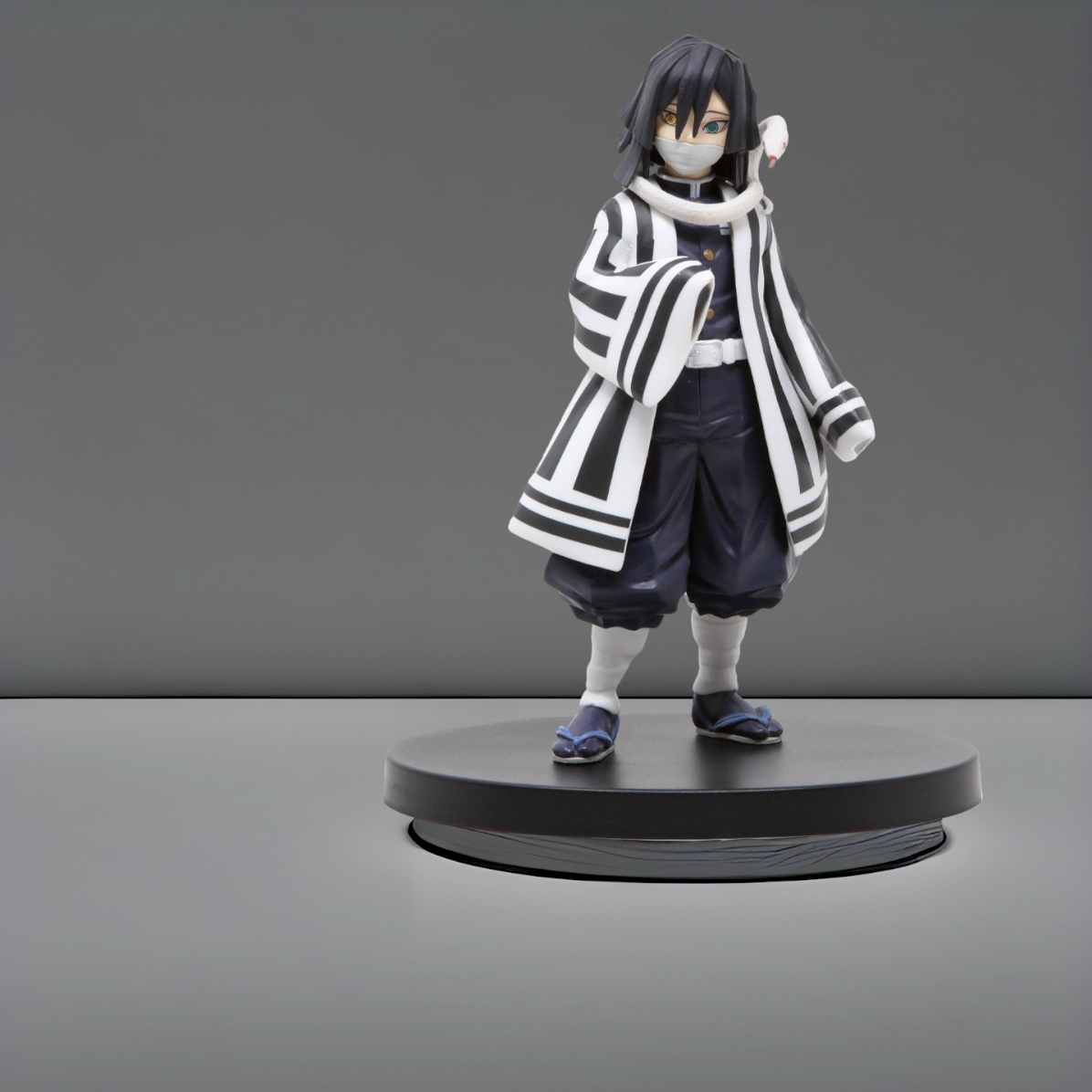 Demon Slayer Obanai Iguro 15 CM Action Figure
